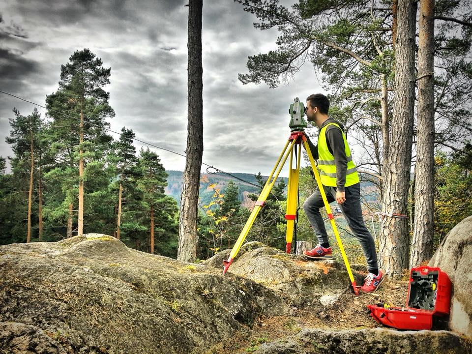 Les élèves de 1ère année INSA invité.e.s à découvrir la Topographie ...